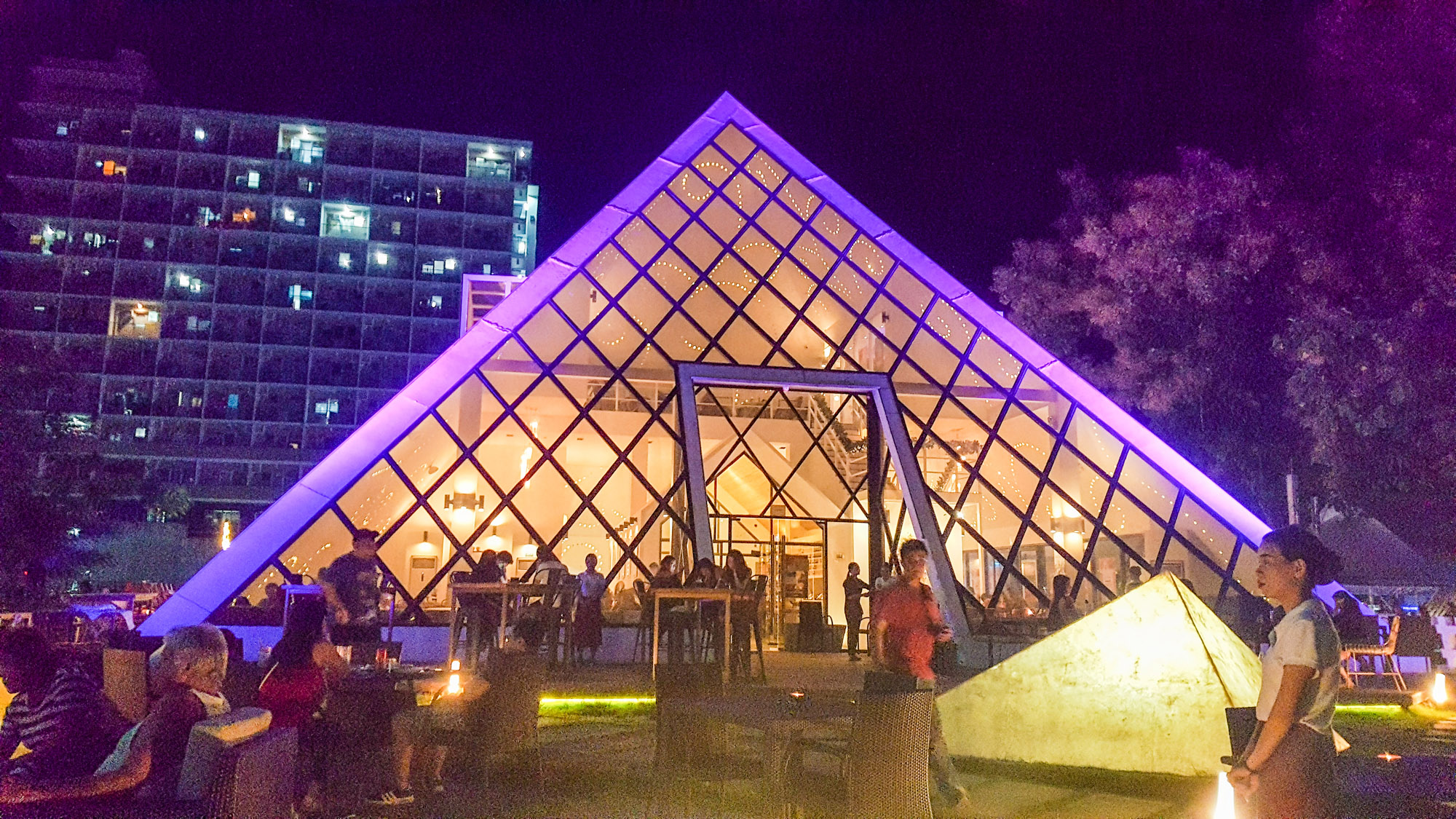 the-pyramid-cebu-02 – Motorrad und Touren